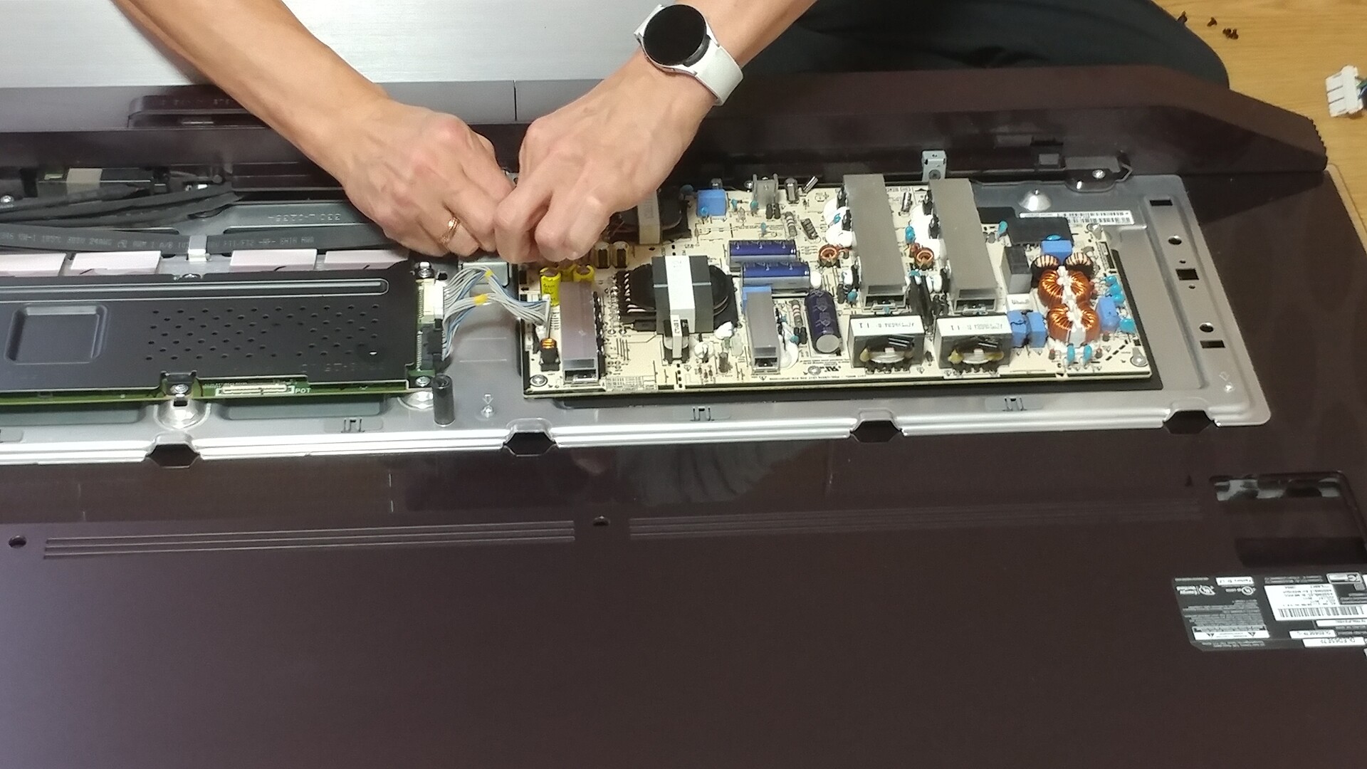 65e7p oled 전원부 콘덴서 과열로 불? 수리 후기 - DVDPrime