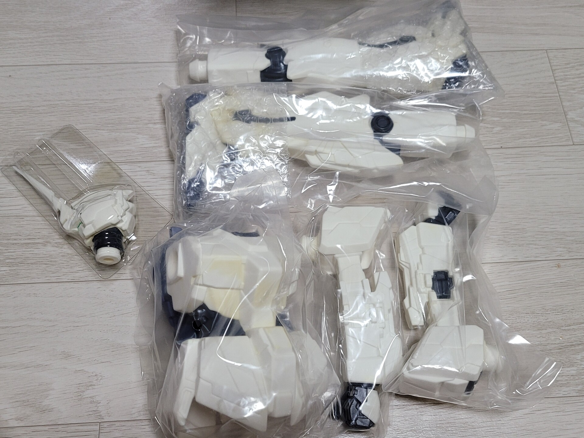 유니콘 건담 소프비.(PG 사이즈) - DVDPrime