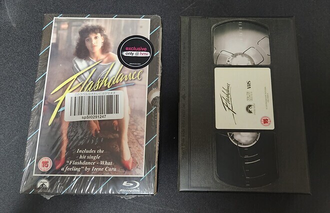 HMV VHS 모양 레트로 블루레이 플래시댄스+백투더퓨처1 판매 - DPrime