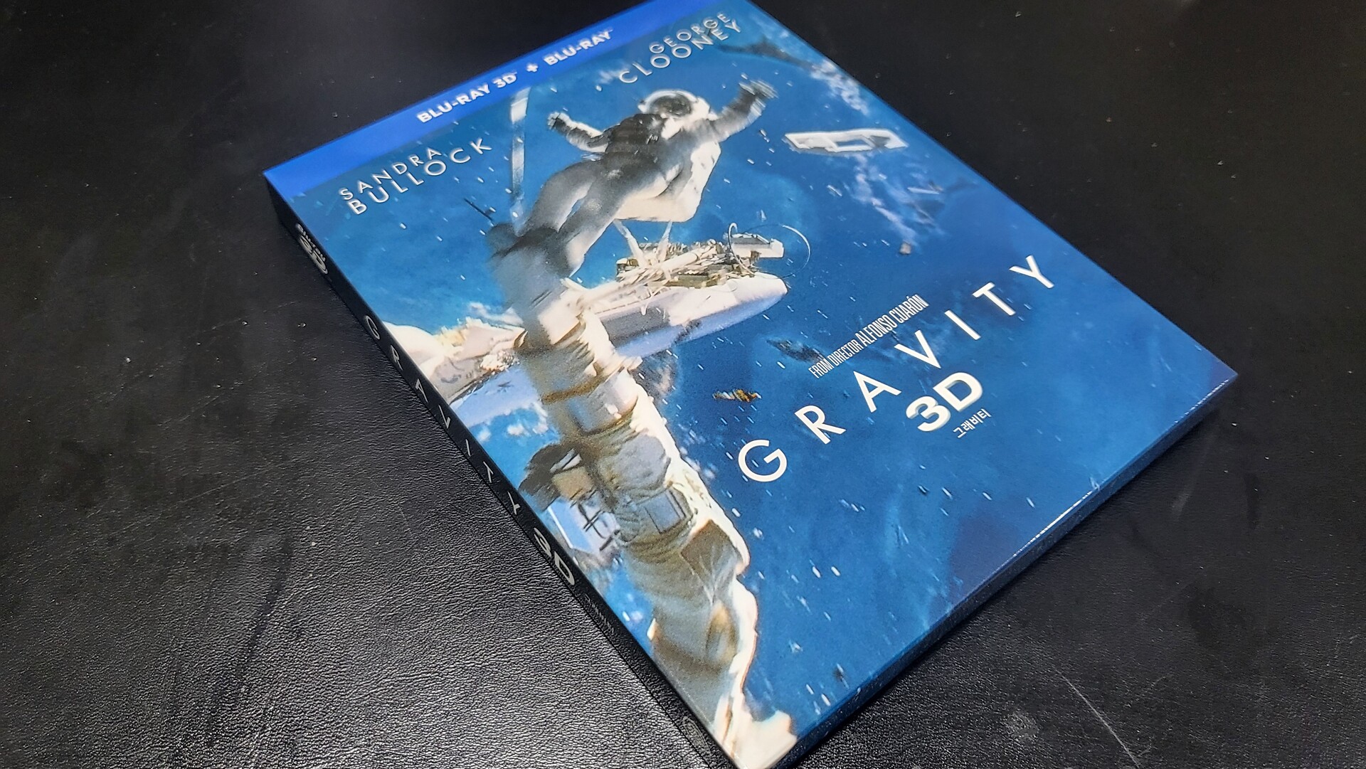 그래비티 (2Disc, 2D+3D) 슬립케이스 한정판 - DVDPrime