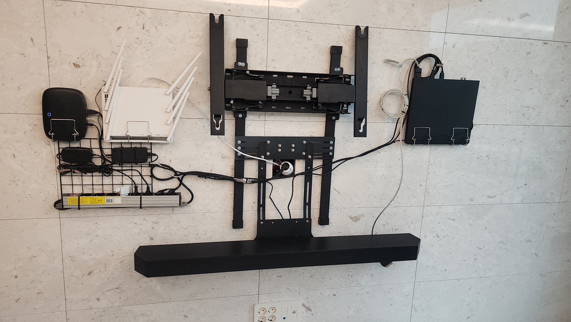 85인치 타공 VS 무타공... - DPrime