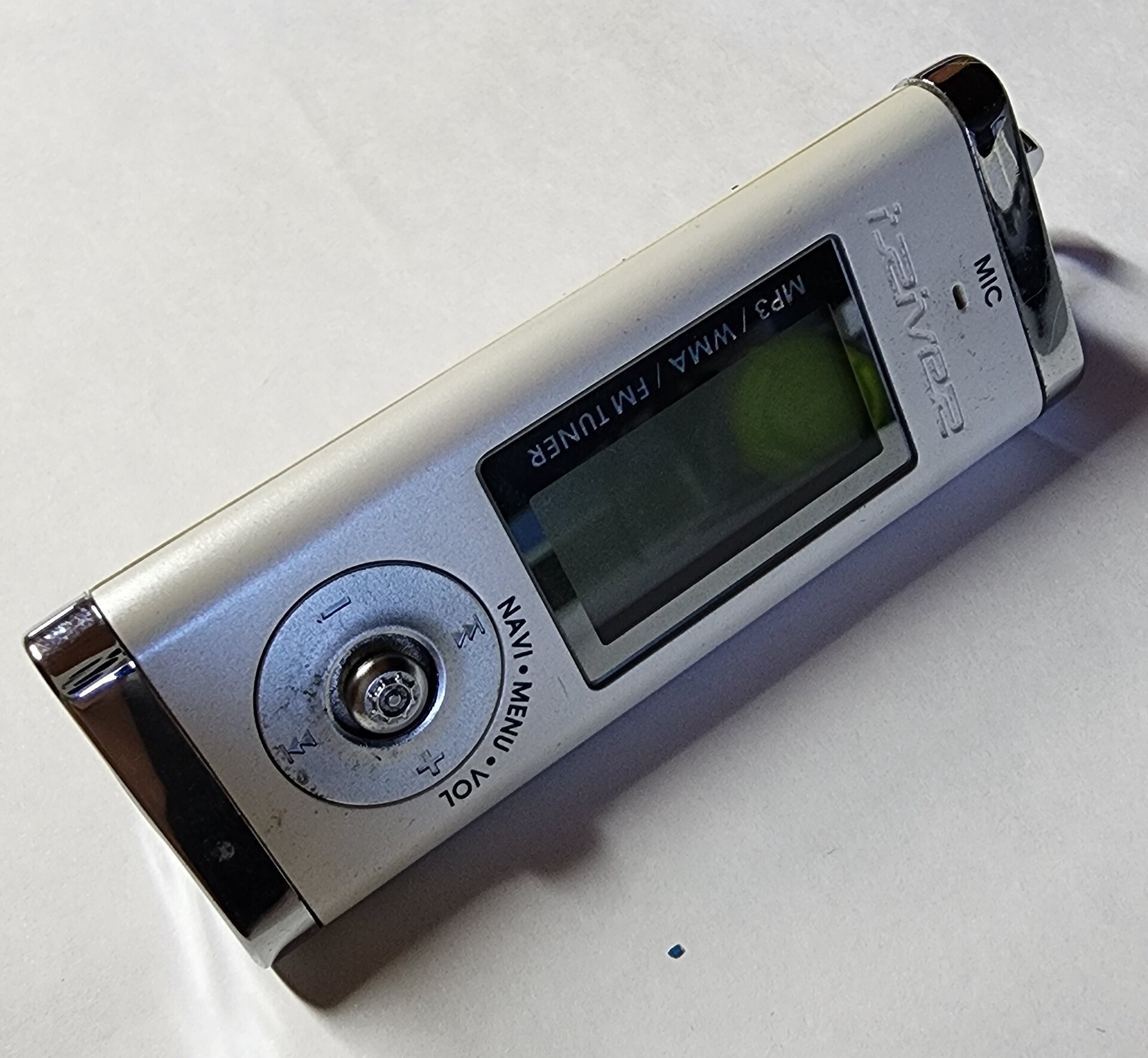 SM 30주년 기념으로 'MP3 플레이어' 판매 시작 - DVDPrime