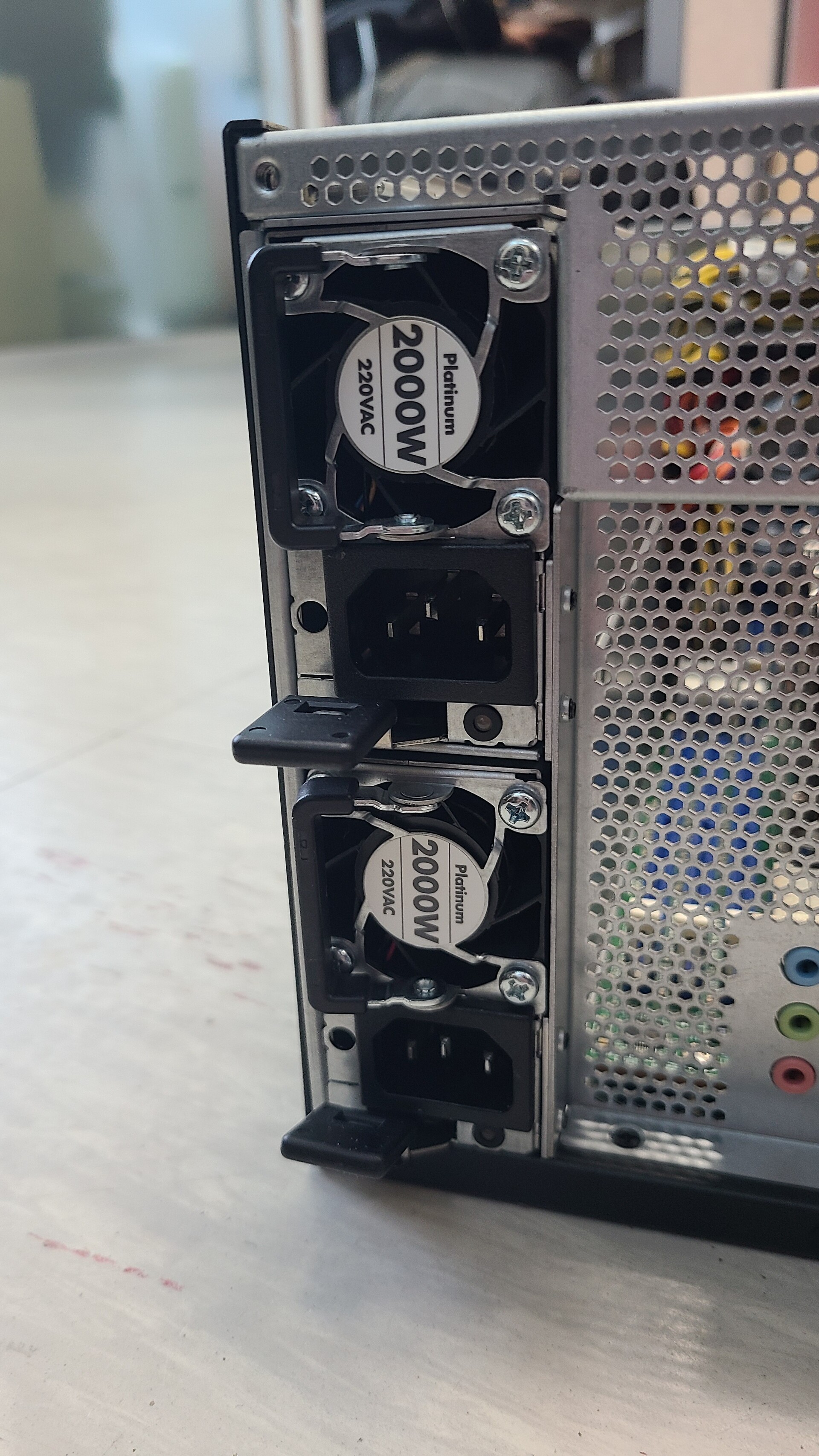 서버 전원선을 일반 PC 전원 케이블 써도 되나요? - DPrime