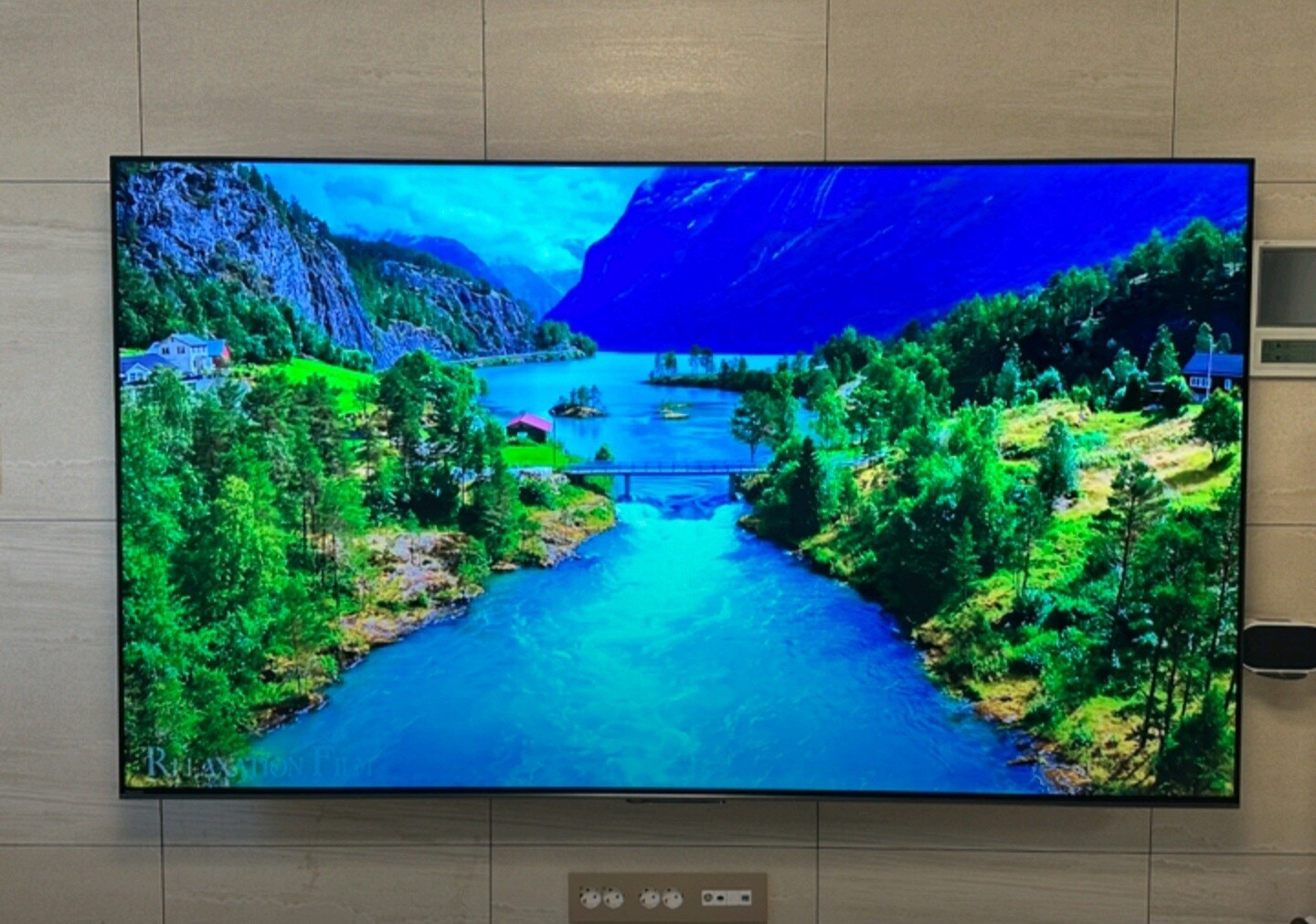 하이센스 85U7N 화질 - DVDPrime