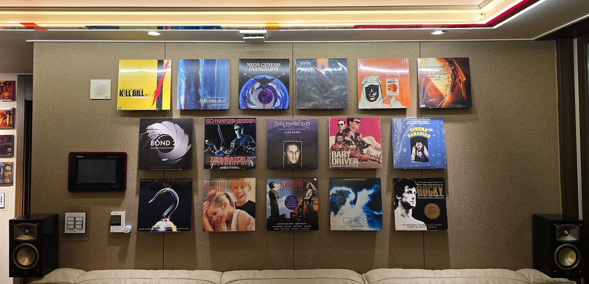 거실 벽면을 활용한 LP 전시공간 만들기 - DVDPrime