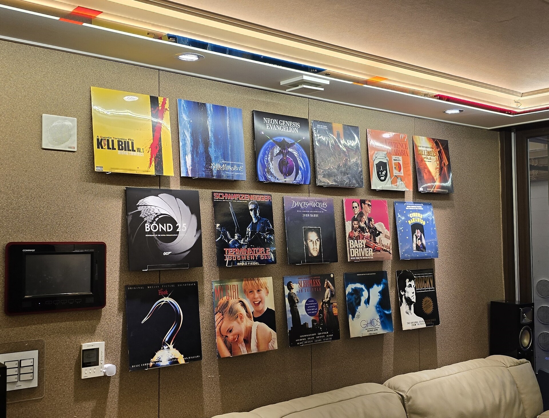 거실 벽면을 활용한 LP 전시공간 만들기 - DVDPrime