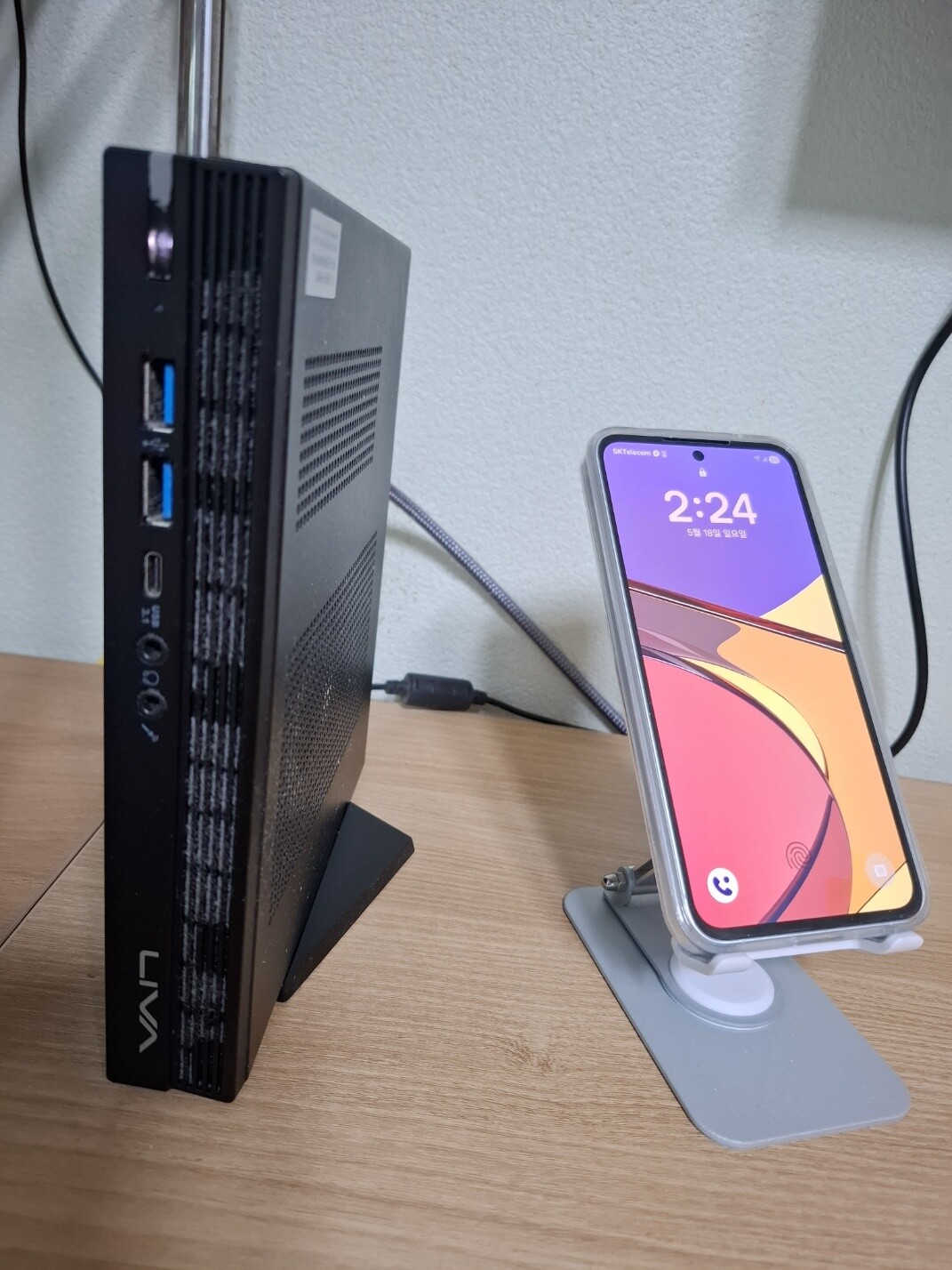 요즘은 pc 케이스도 이쁜게 많네요.... - DVDPrime