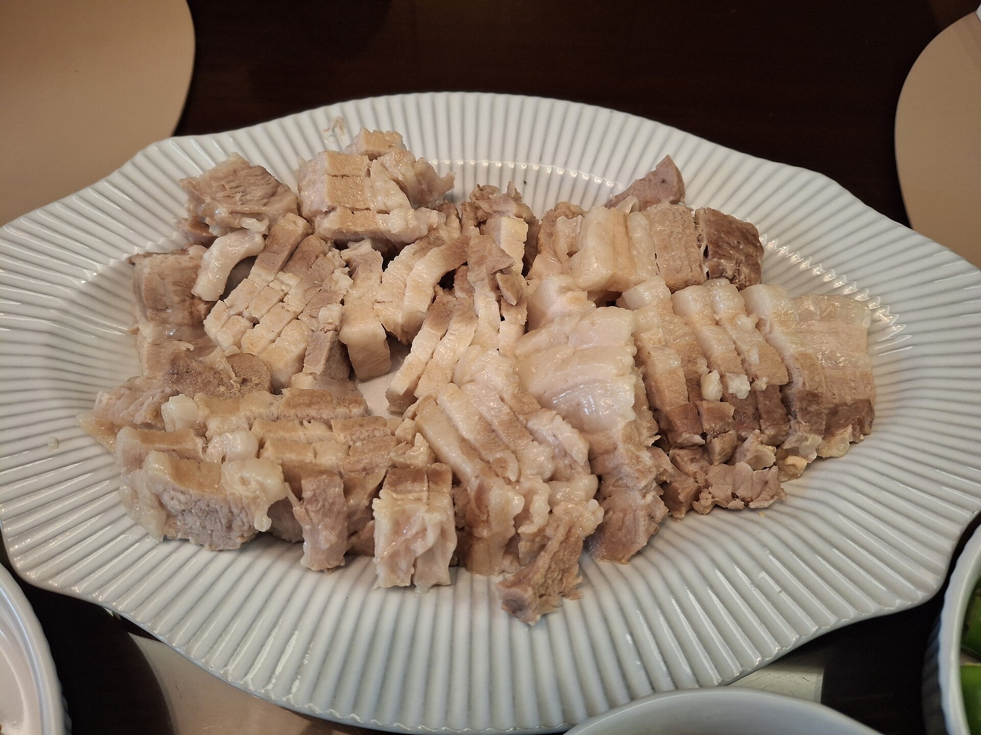 통삼겹 수육과 수박 - DVDPrime