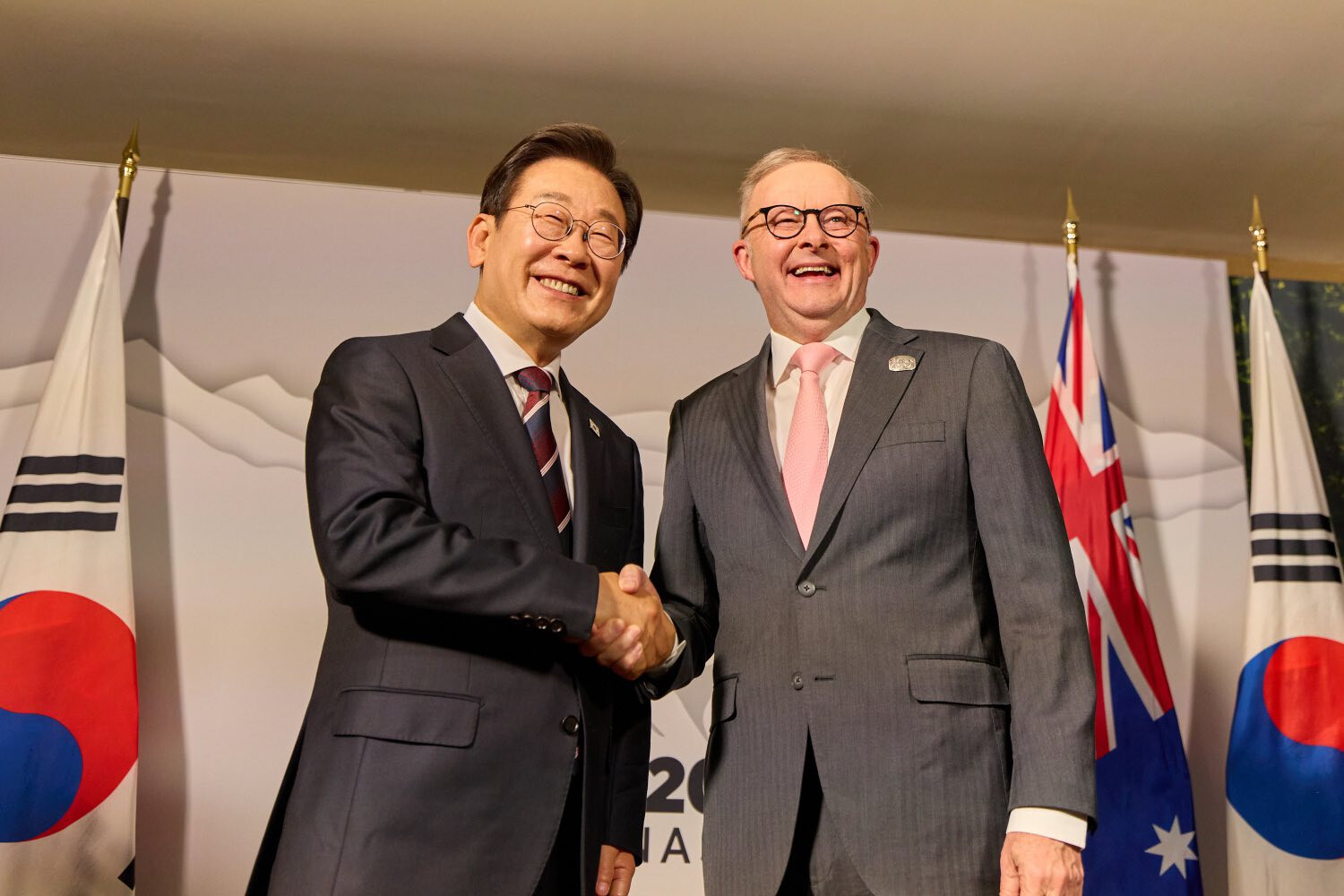 G7 정상회의 사진 - DVDPrime