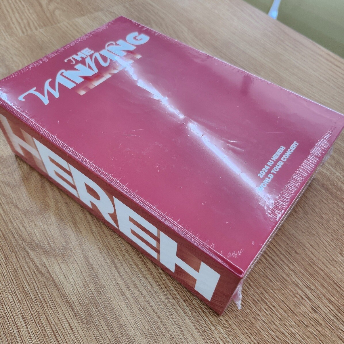 아이유 HEREH 도착 (오픈x) - DVDPrime