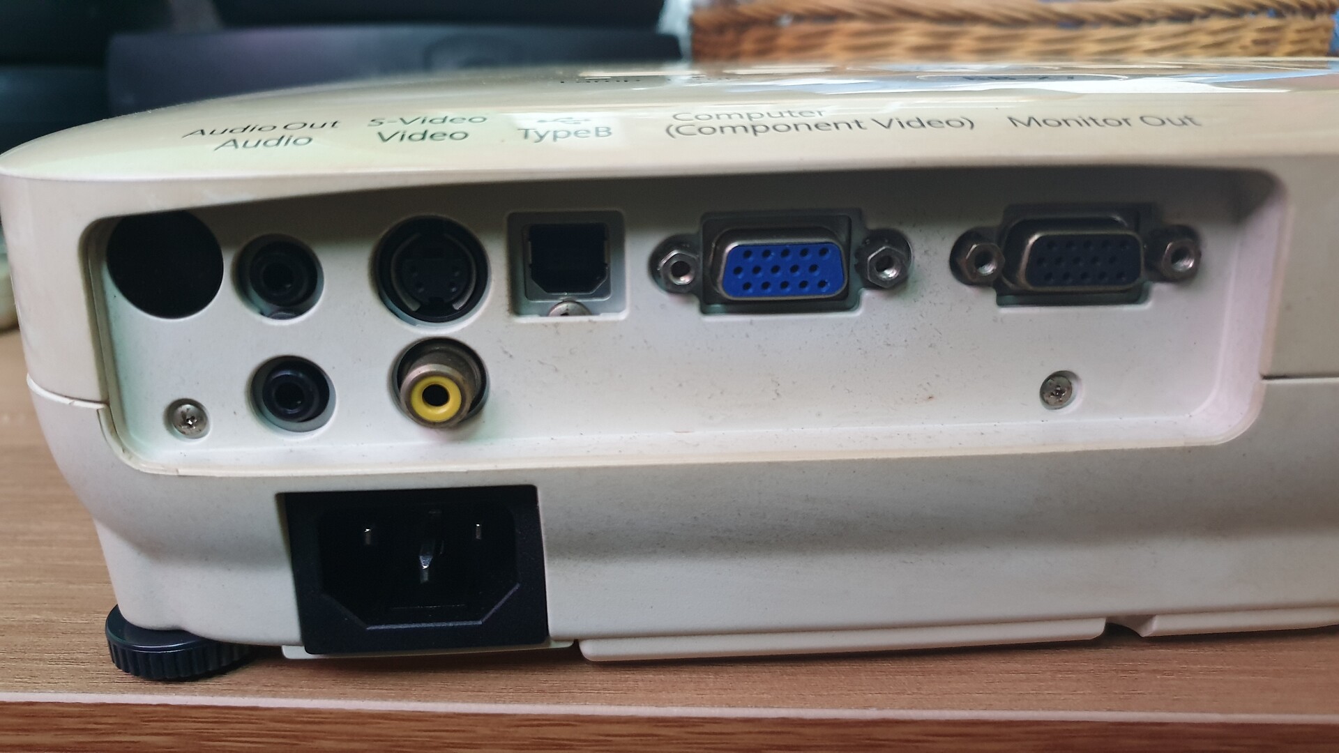 판매 엡손 프로젝터 EB-x7 - DVDPrime