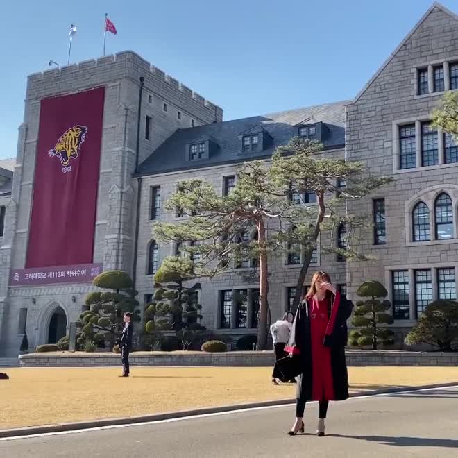 학사모 패대기녀의 정체 - DVDPrime