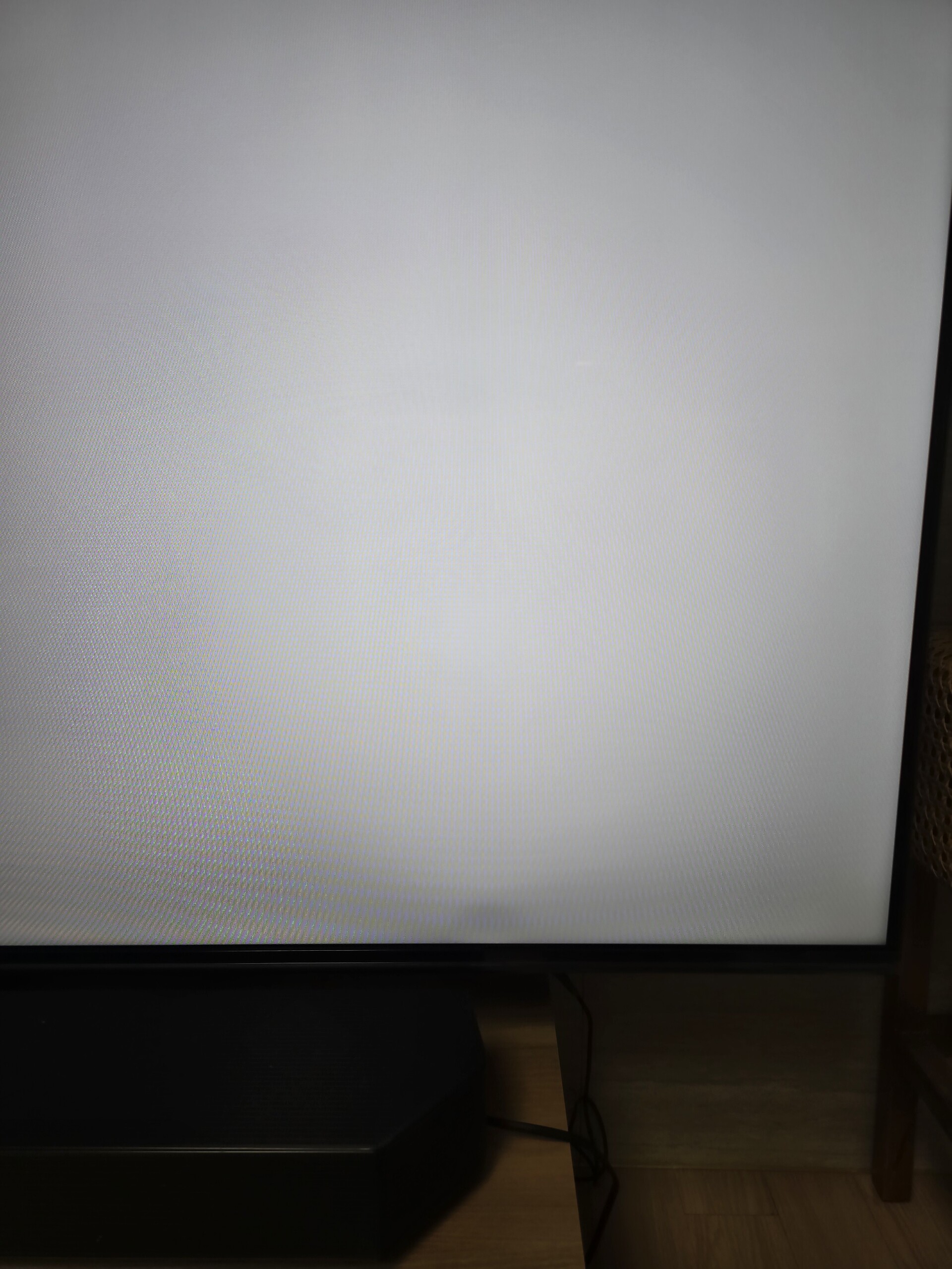 85U7N 어제설치완료했는데 멍자국같은게 보이네요 - DVDPrime