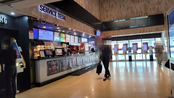 귀공자 후기(스포) - 김선호관으로 네이밍관 운영됐던 강남cgv 5관에서 관람 - DVDPrime