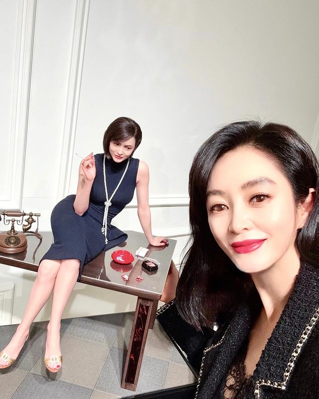 김혜수 타짜 정마담 피규어 인증(3/7) - DVDPrime