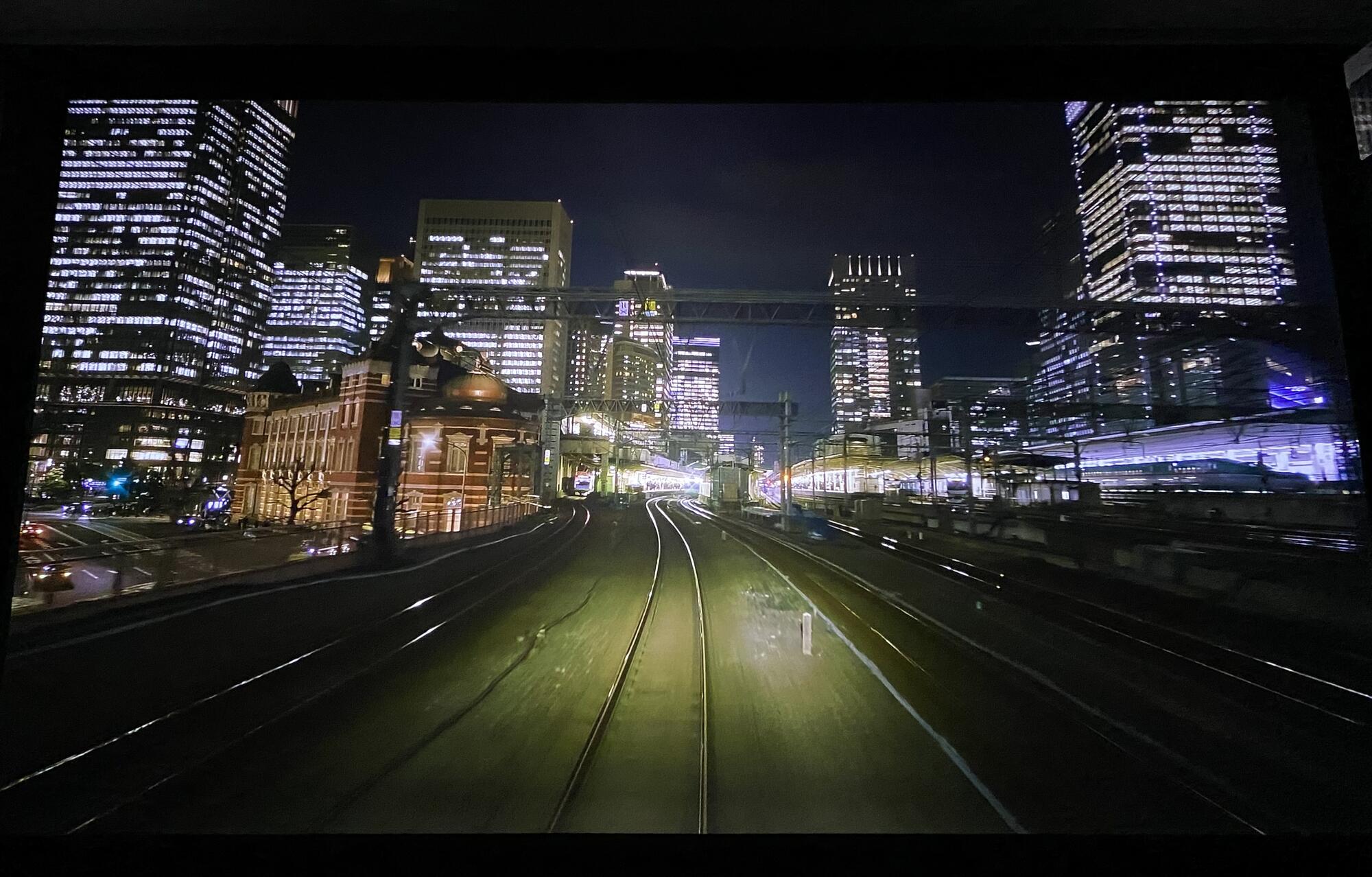 [Train Night View] 4K HDR - DVDPrime