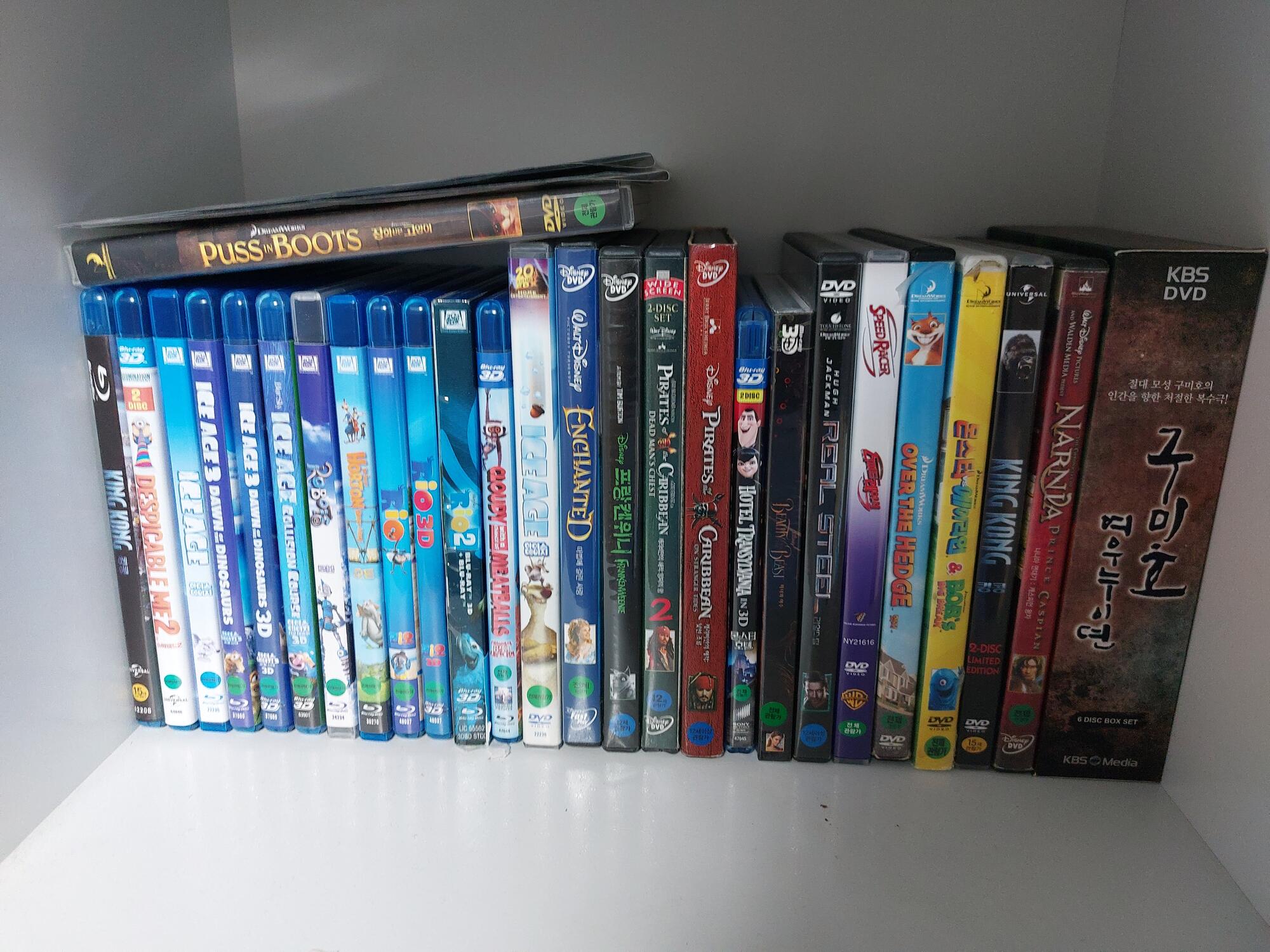 여태까지 모은 블루레이랑 DVD입니다 - DPrime