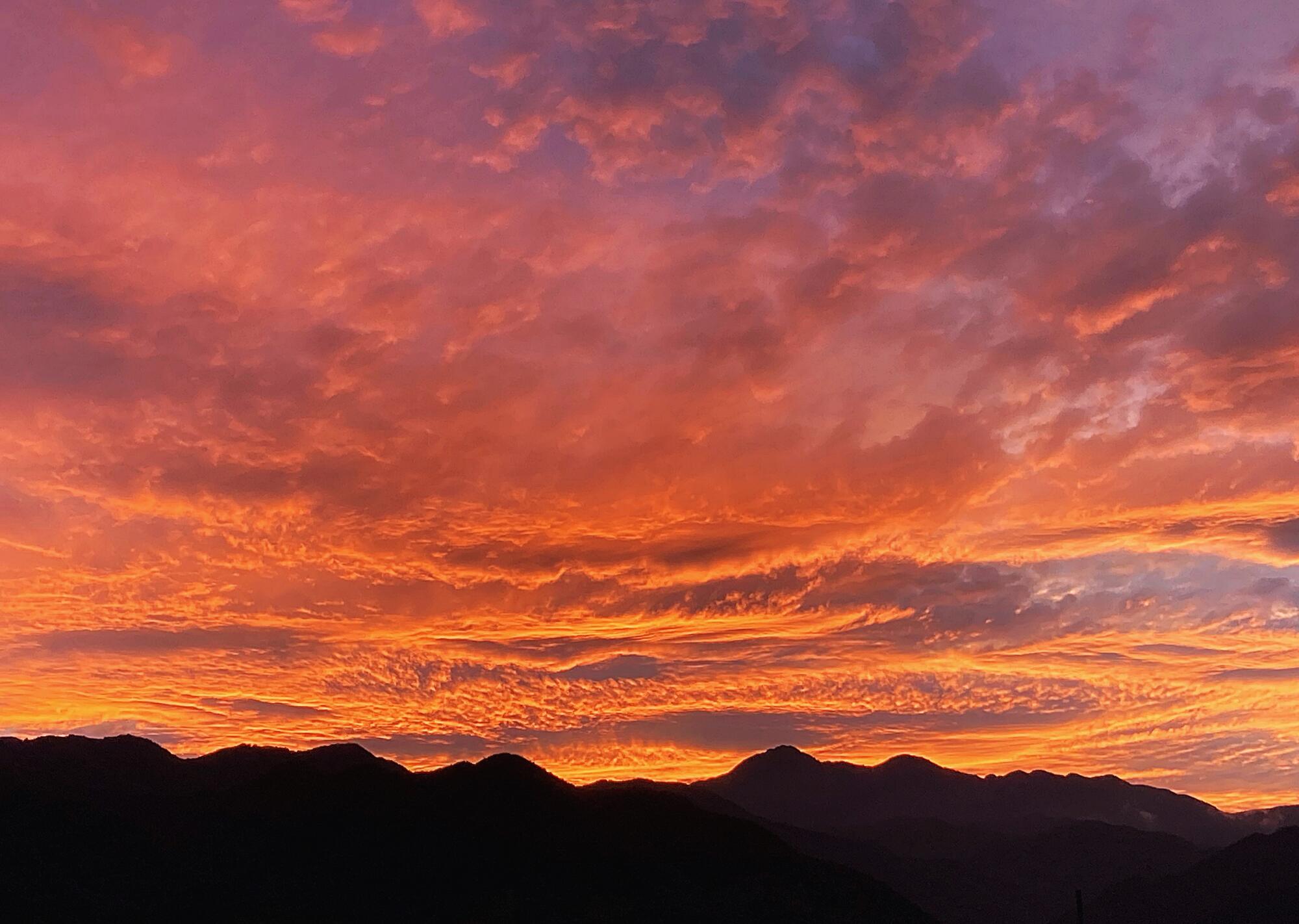 예전에 찍었던 집 앞 산 노을, 1탄 - DPrime