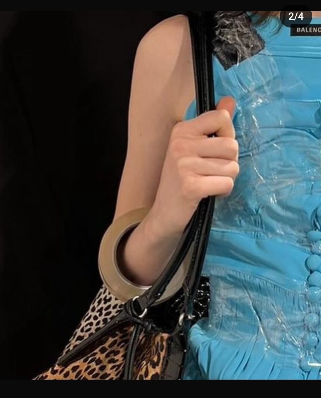 발렌시아가 신상 팔찌 ㄷㄷㄷㄷ 400만원 - DVDPrime