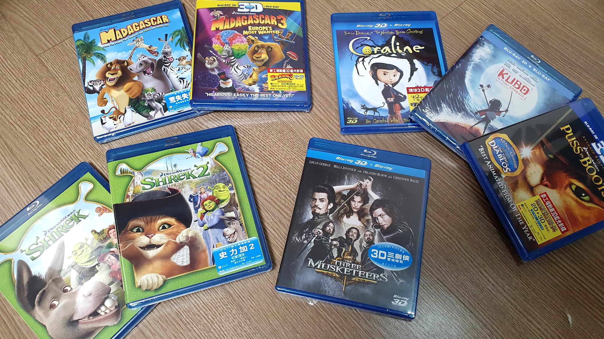 코랠라인 3D, 쿠보 3D, 장화신은 고양이 3D, 삼총사 3D, 마스가스카 1 3(3D), 슈렉 1 2 판매합니다. - DVDPrime