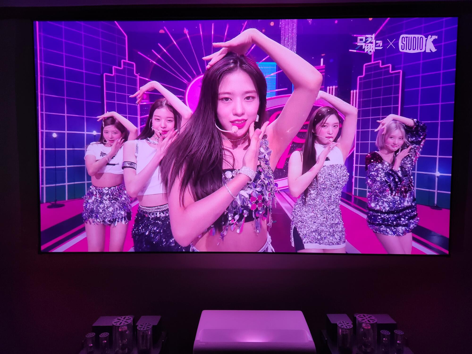 (판매) NCS(구 DCS) 초단초점 프로젝터용 110인치 액자형 스크린 - DPrime