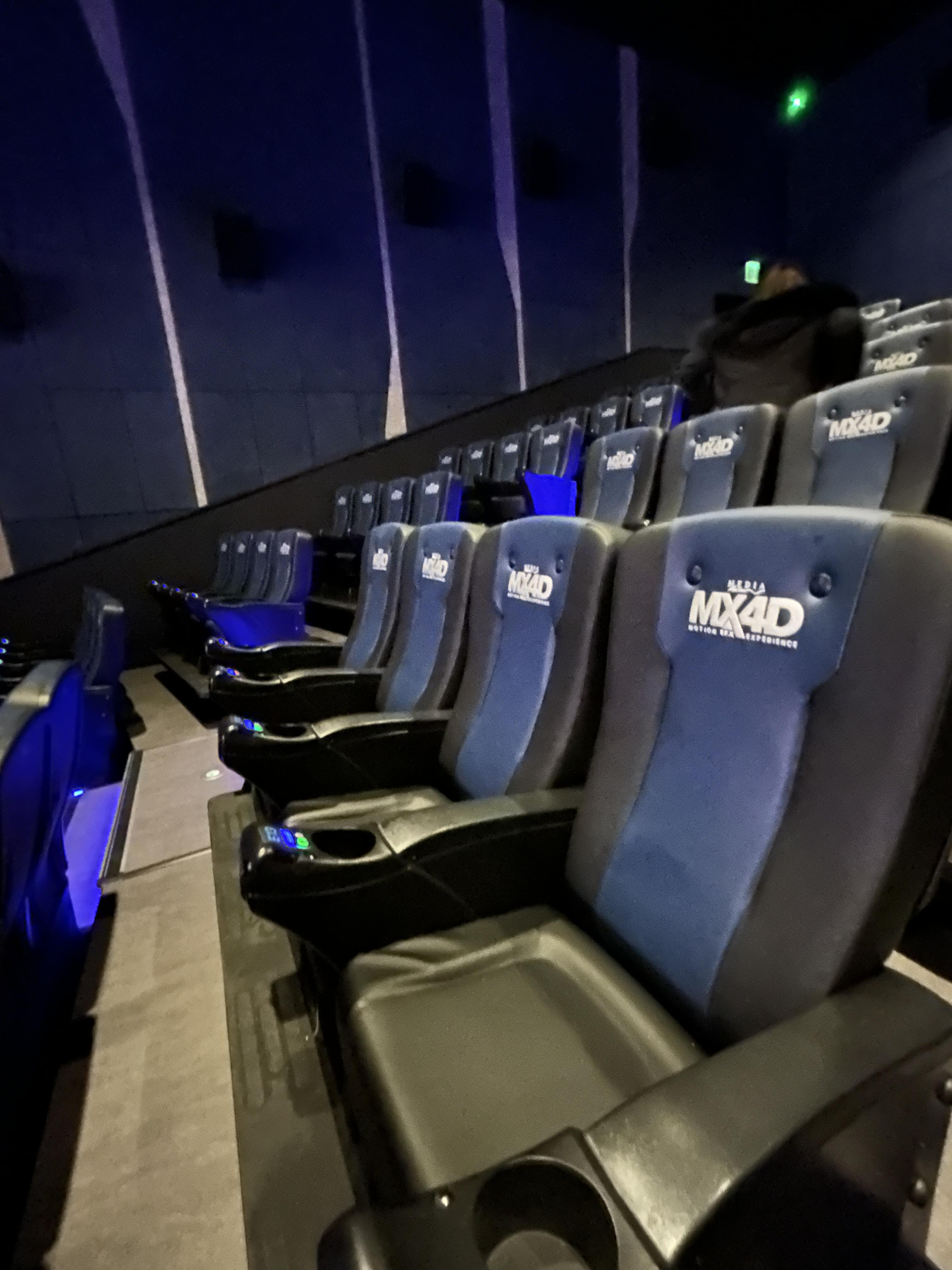 월드타워 MX4D관 후기 - DVDPrime