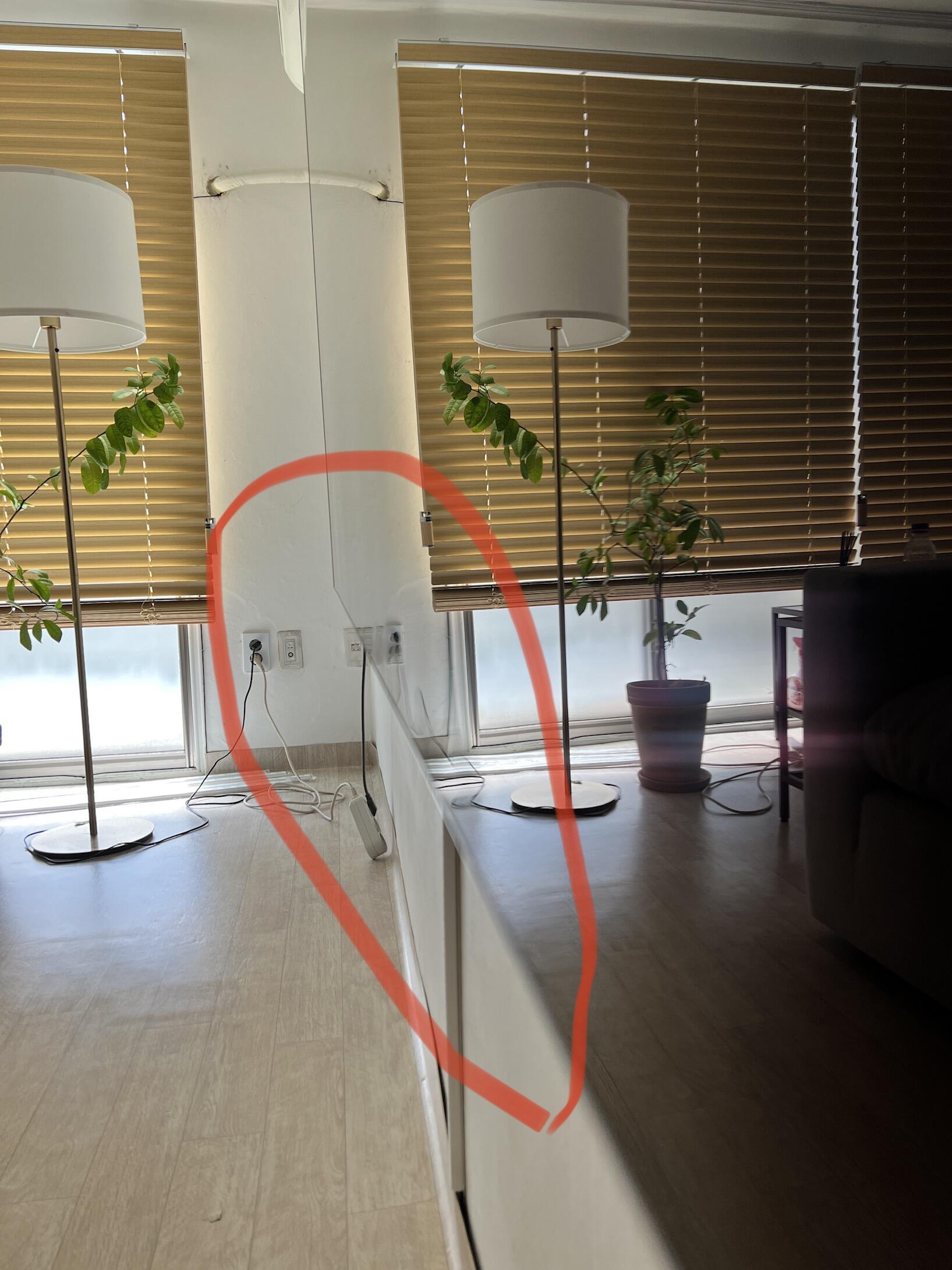 OLED 필름이 우는 듯한 부분이 정상인지요? - DPrime