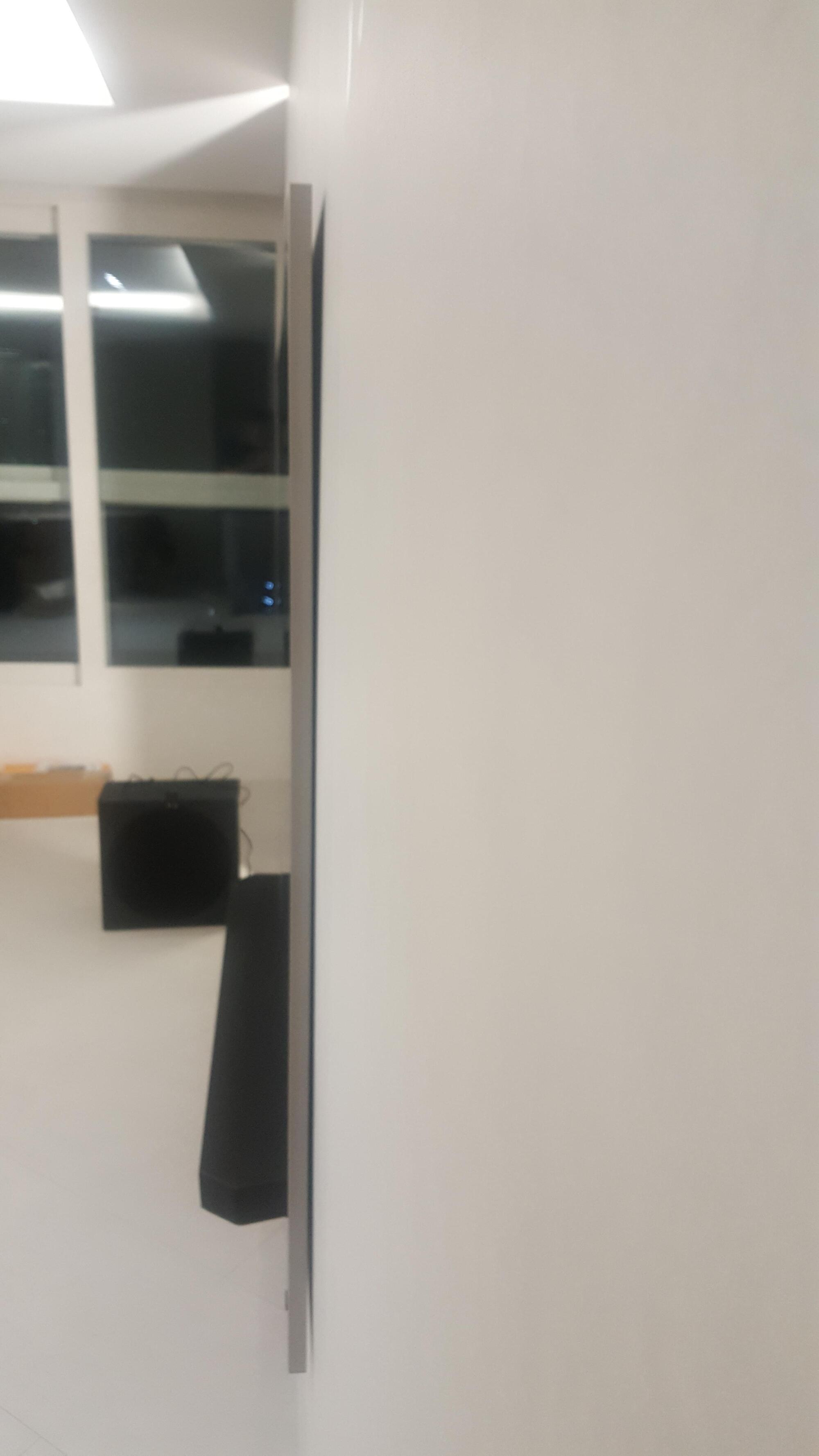 85qnb95 설치 후 패널 휨 문의드립니다. - DPrime