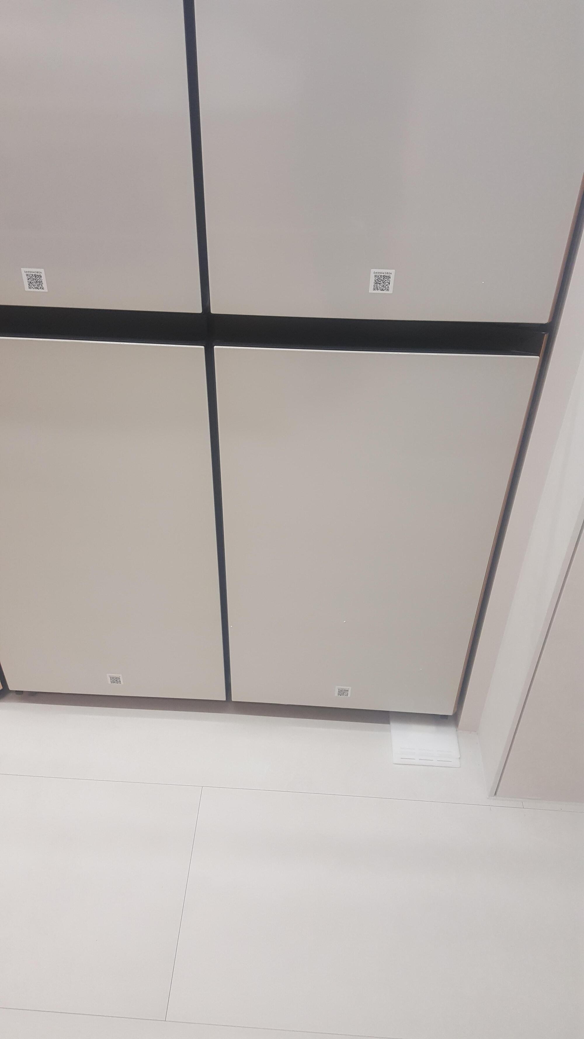 85qnb95 설치 후 패널 휨 문의드립니다. - DPrime