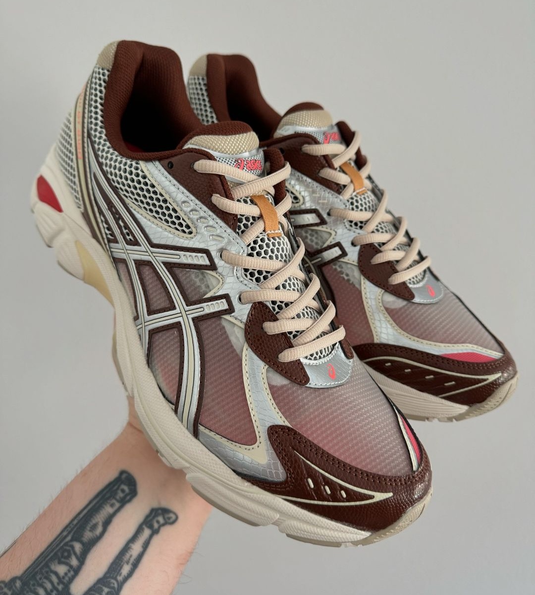 Above the Clouds x 아식스 GT-2160 - 풋셀 커뮤니티