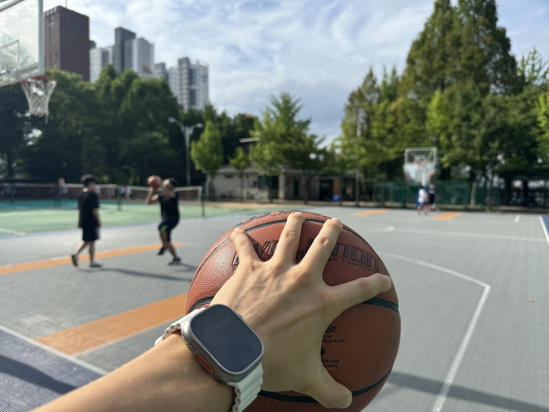 농구공을 한손으로 잡으시나요? - NBA Mania