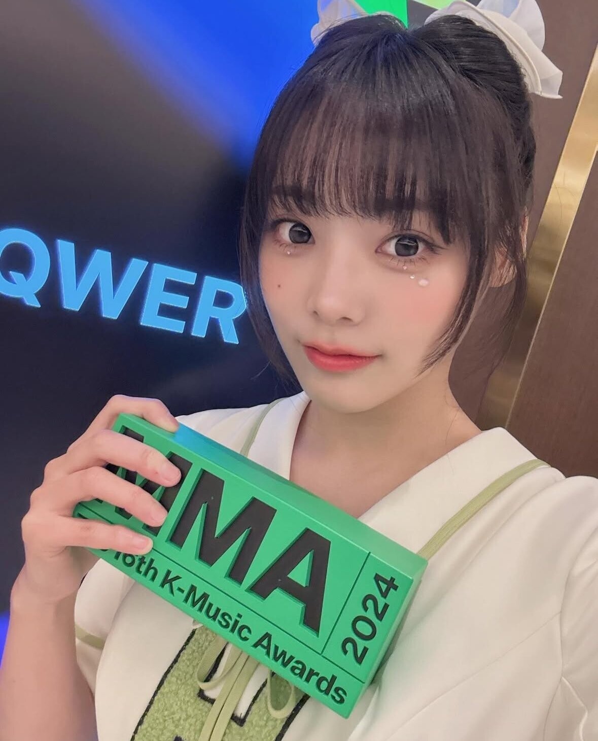 MMA 2024 핫트랜드상 수상 그룹 QWER - MANIA