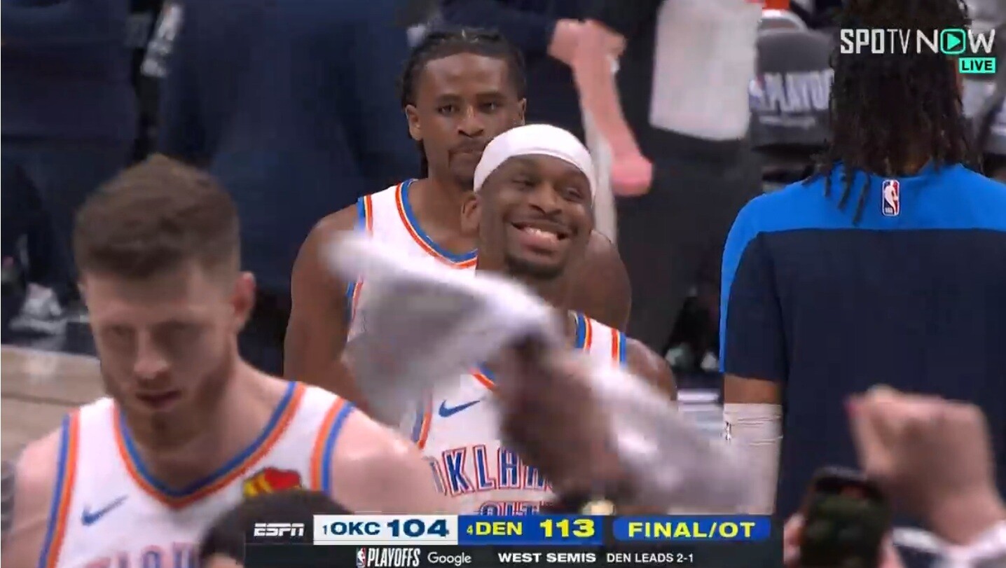 SGA 웃는거 보니까 커리 보스턴 파이널때 생각나네요 - MANIA