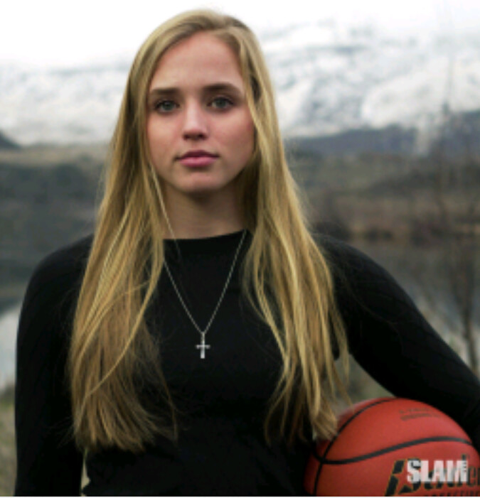 케이틀린 클락의 라이벌 엔젤 리스 예쁜가요? TXT - MANIA