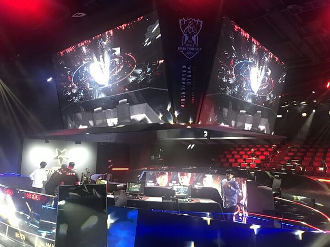 LCK 전용 경기장 내부 모습 - NBA Mania