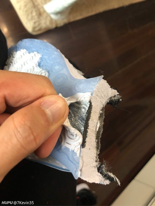 PG4 : 미국 매장판 vs EP, 일부 PG4에만 뒤틀림 방지 지지대가 있다 - MANIA