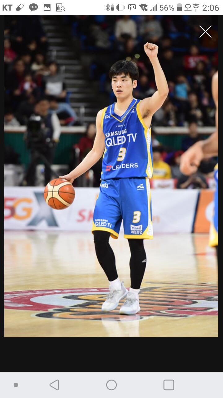 이 선수들 농구화뭔지좀알수있을까요(kbl) - MANIA