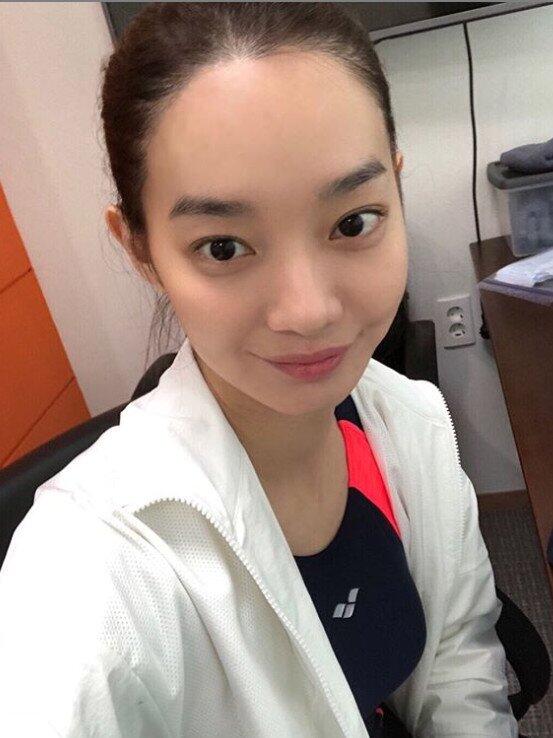 (사진 교체) 신민아와 걸그룹 에스파의 카리나 얼굴 비교 - MANIA