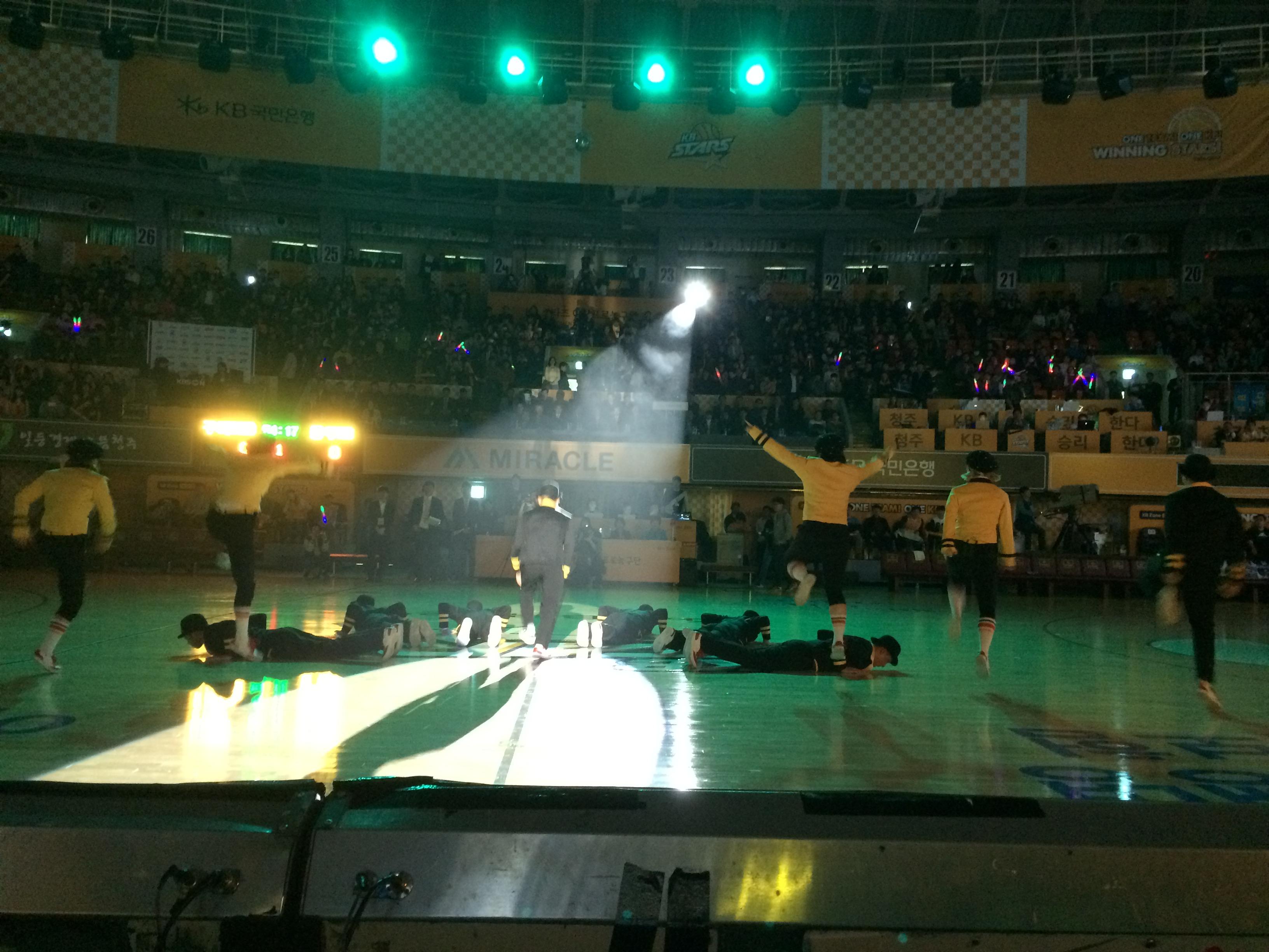 [WKBL 직관] KB스타즈 vs KDB생명 위너스 5시에 시작합니다!! - NBA Mania