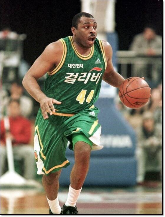 매니아인들이 뽑는 kbl 올타임 최고의 외국인선수 - MANIA