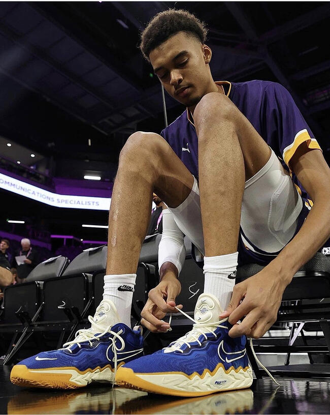 웸반야마 신발 사이즈 - MANIA