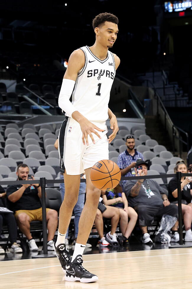 웸반야마와 가장 잘 어울리는 센터 - NBA Mania