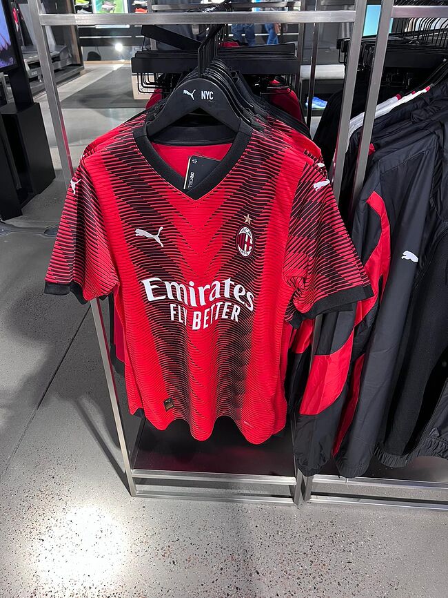 밀란 23/24시즌 유니폼 실물샷 - 세리에매니아